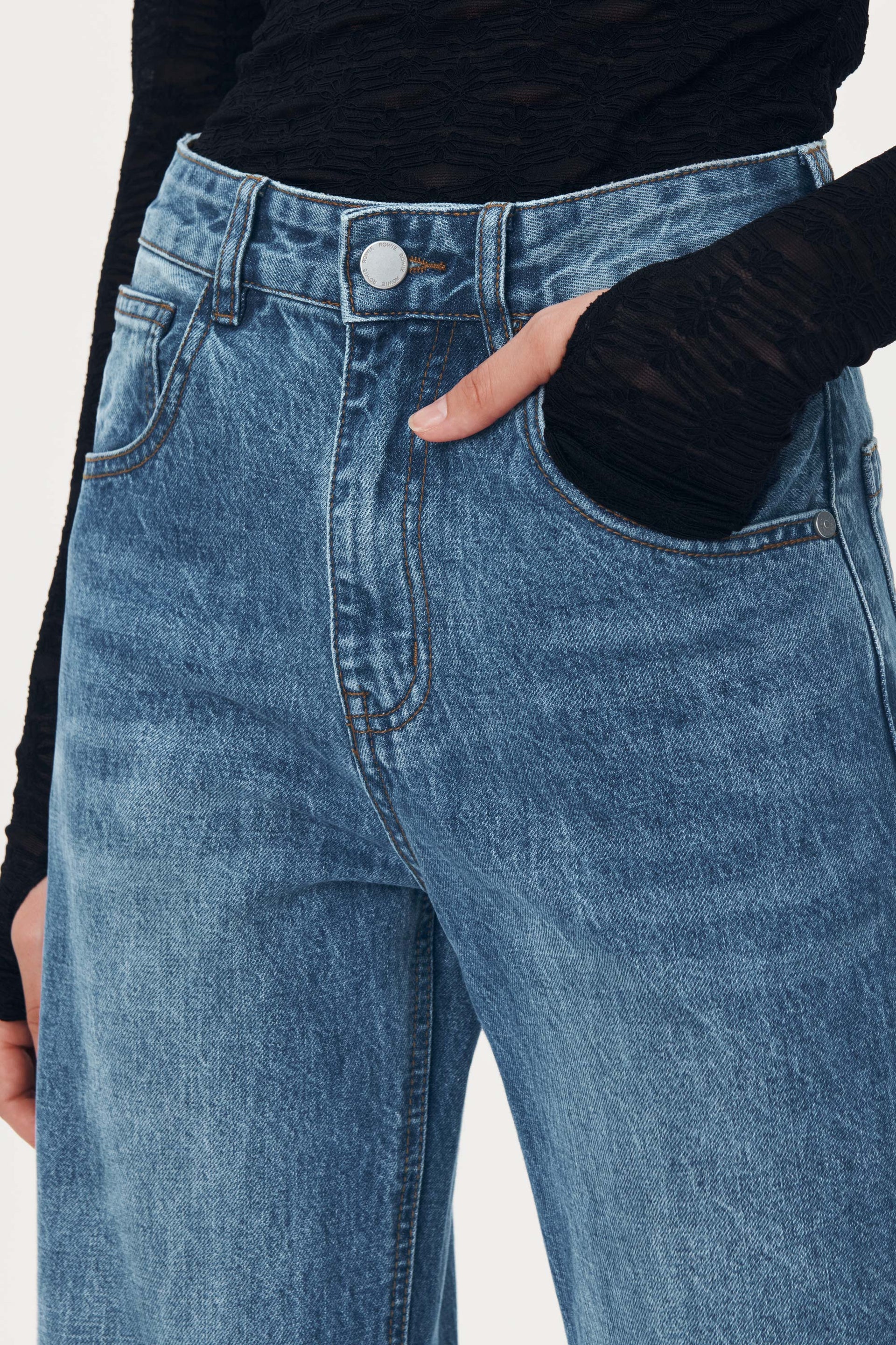 Molly Classic Jeans in Classic Wash | ROWIE Jeans – ROWIE The Label