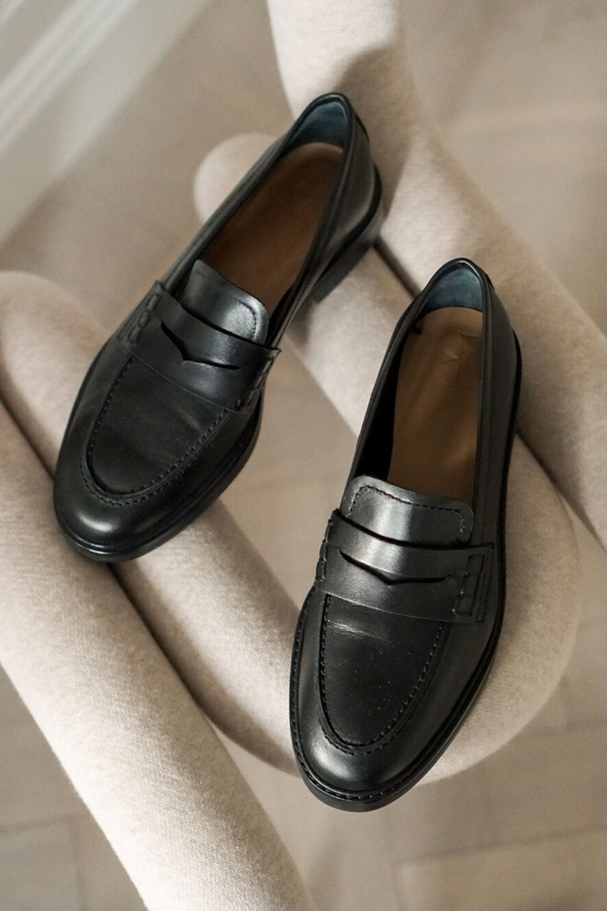 Sara Leather Loafer in Noir | Shop Flattered – ROWIE The Label